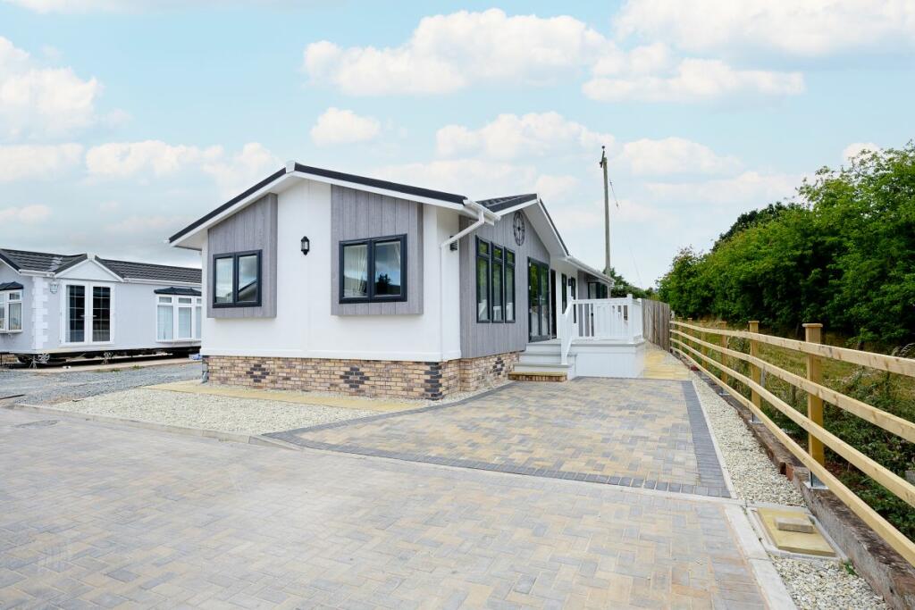 2 bedroom park home for sale in Yew Tree Park, Peterstow, Ross-on-Wye, HR9