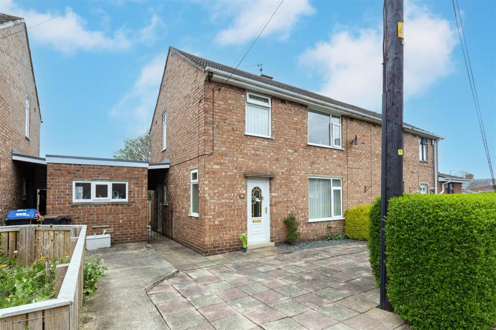 3 bedroom semi-detached house for sale in Hartside View, Durham, DH1