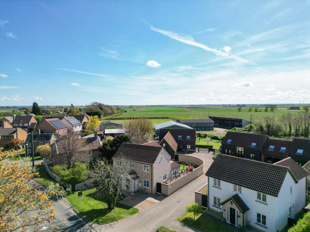 4 bedroom detached house for sale in Ramsey Road, Ramsey Forty Foot, PE26