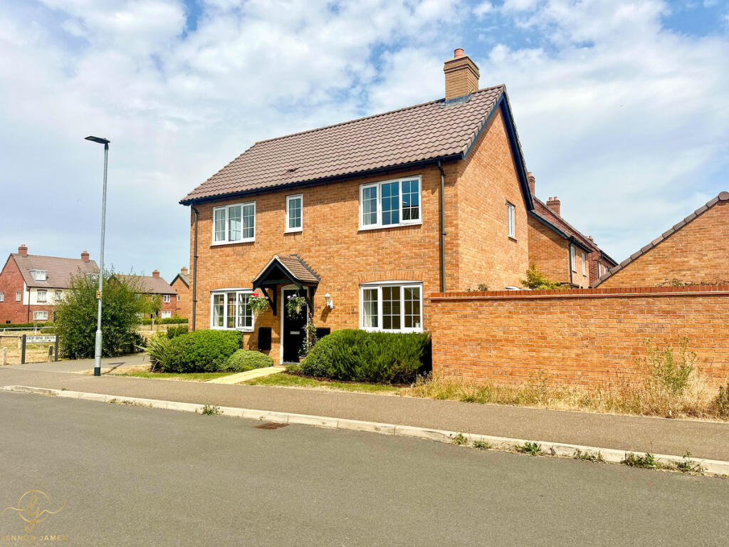 3 bedroom detached house for sale in Hop Bine Drive, Waterbeach, CB25