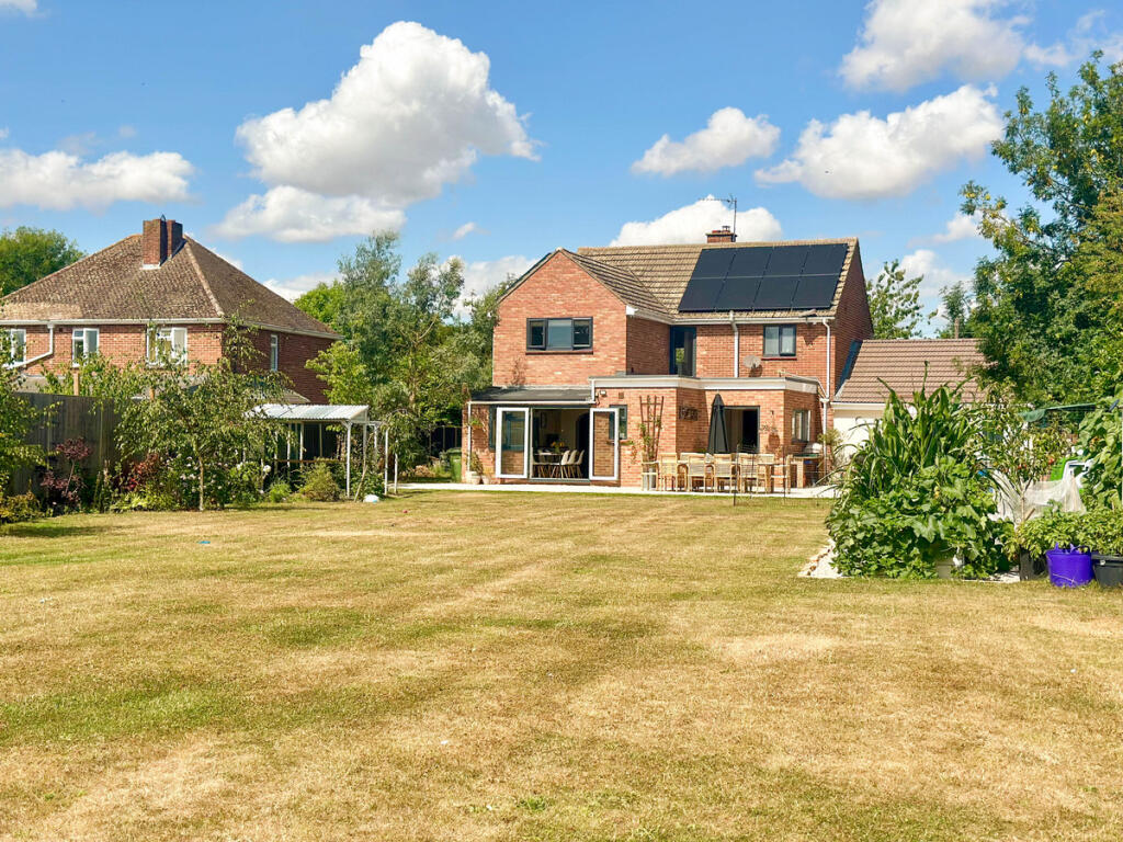 4 bedroom detached house for sale in Ramsey Road, Ramsey Forty Foot, PE26