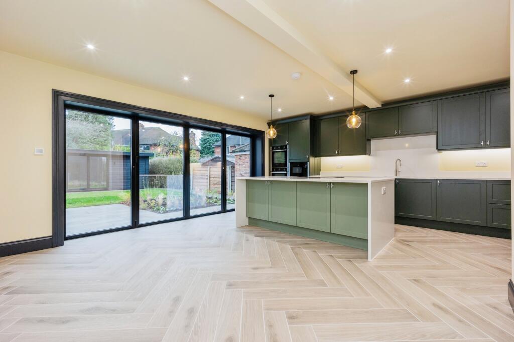 6 bedroom semi-detached house for sale in Stelfox Avenue, Altrincham, WA15