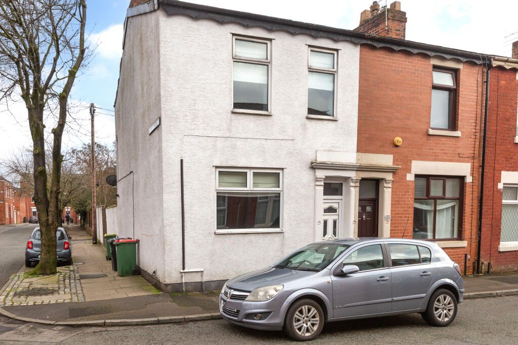3 bedroom terraced house for sale in Waterloo Terrace, Preston, PR2