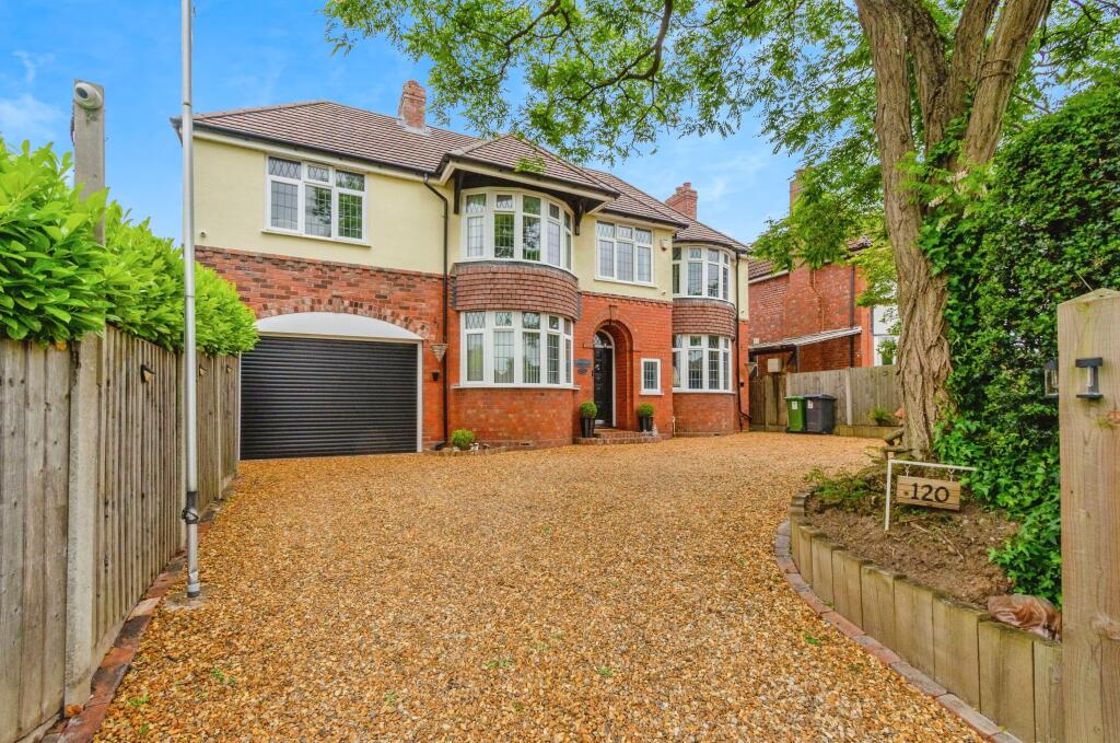4 bedroom detached house for sale in Wakeley Hill, Wolverhampton, WV4