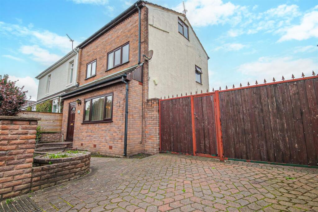 3 bedroom semi-detached house for sale in Linaker Street, Southport ...