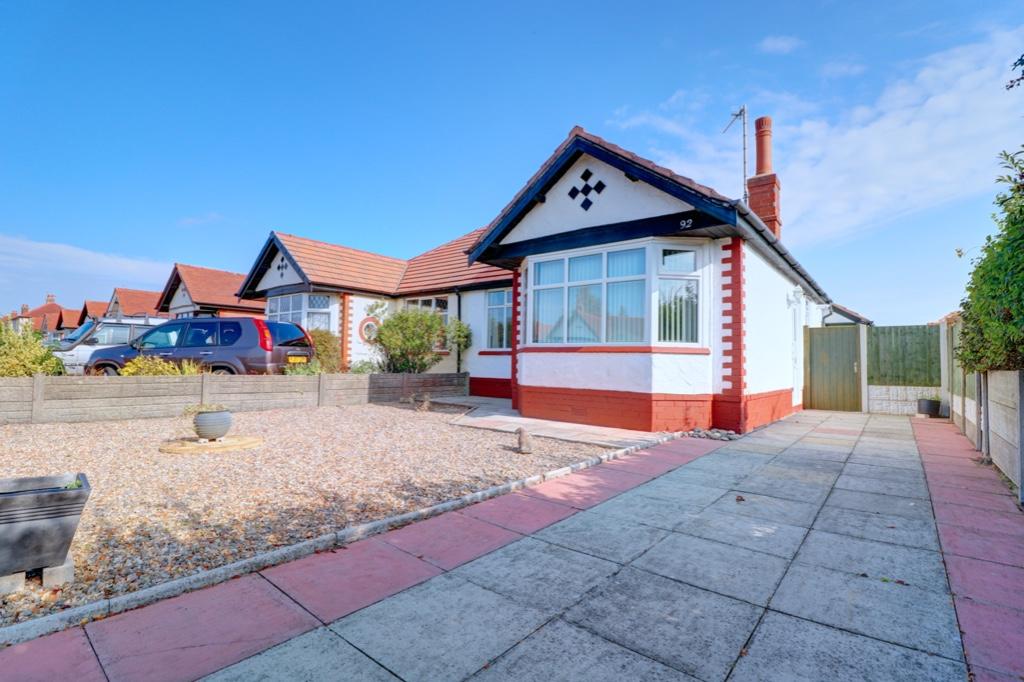 2 Bedroom Semi Detached Bungalow For Sale In Larkfield Lane Southport