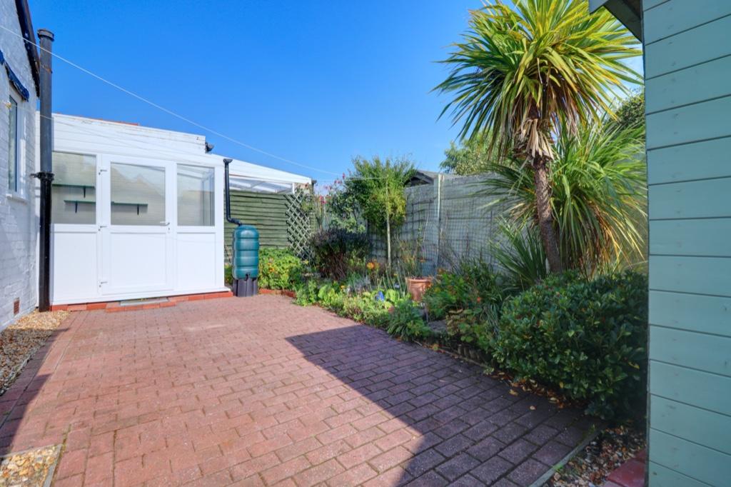 2 Bedroom Semi Detached Bungalow For Sale In Larkfield Lane Southport