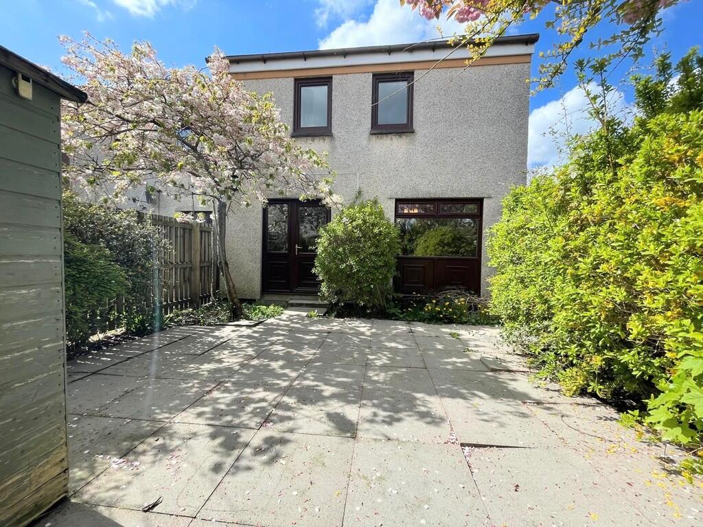 3 bedroom end of terrace house for sale in 1 Windlestraw Court ...