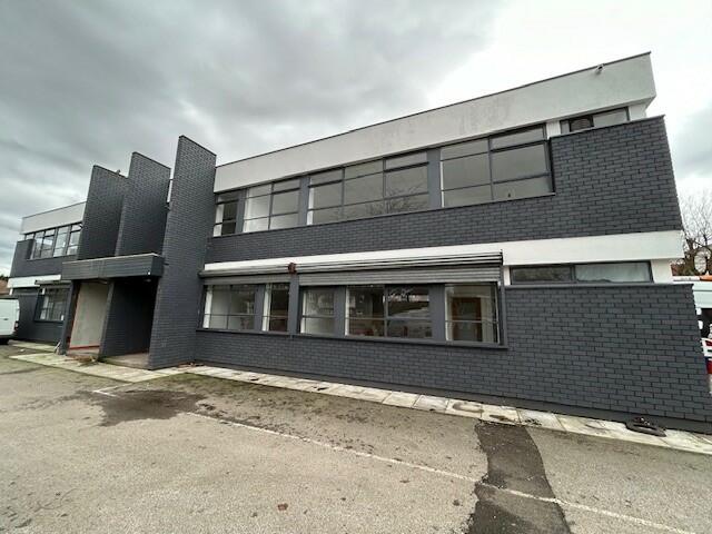 Commercial property to lease in Park Road Estate, Altrincham, Greater ...