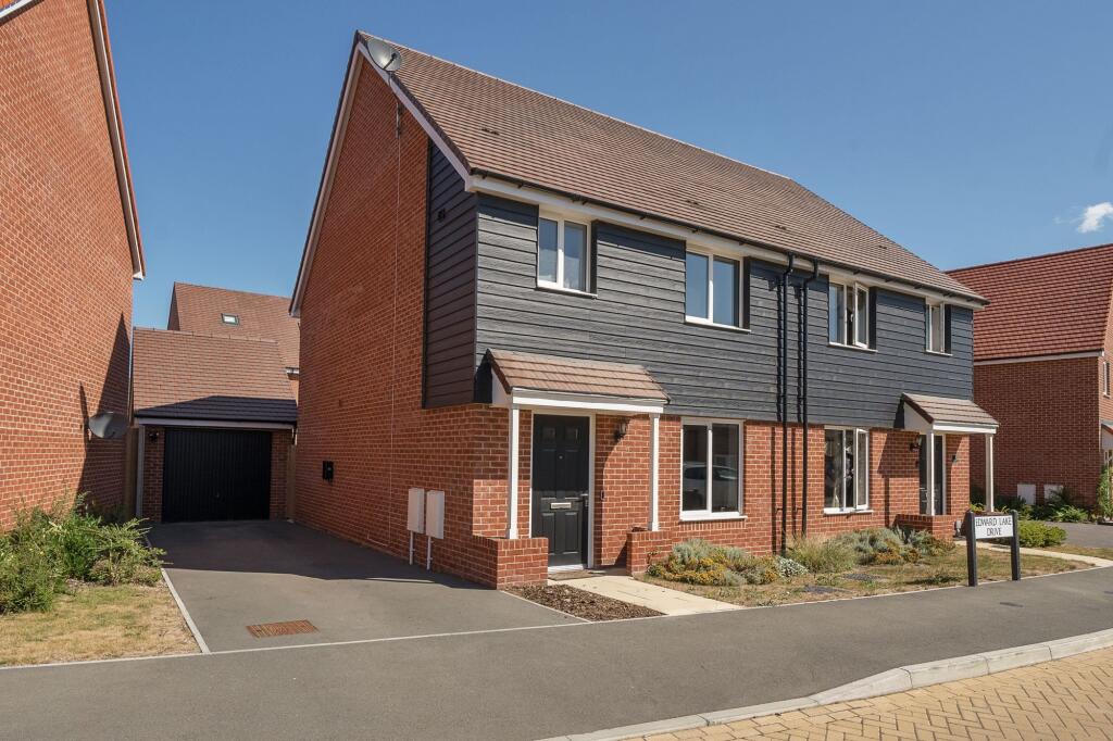 3 bedroom semi-detached house for sale in Edward Lake Drive, Hoo ...