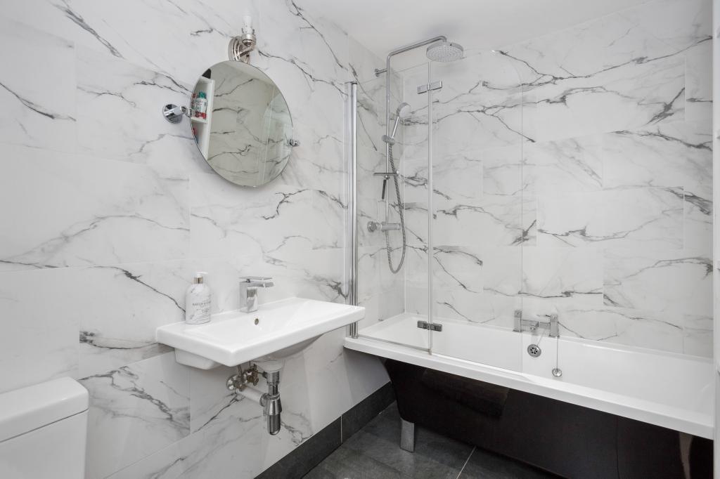 4 bedroom detached house for sale in Hartlebury Way, Charlton Kings ...