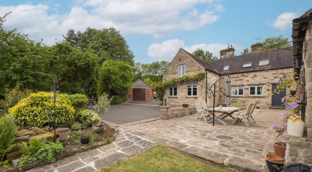 3 bedroom house for sale in Chevin Road, Belper, DE56