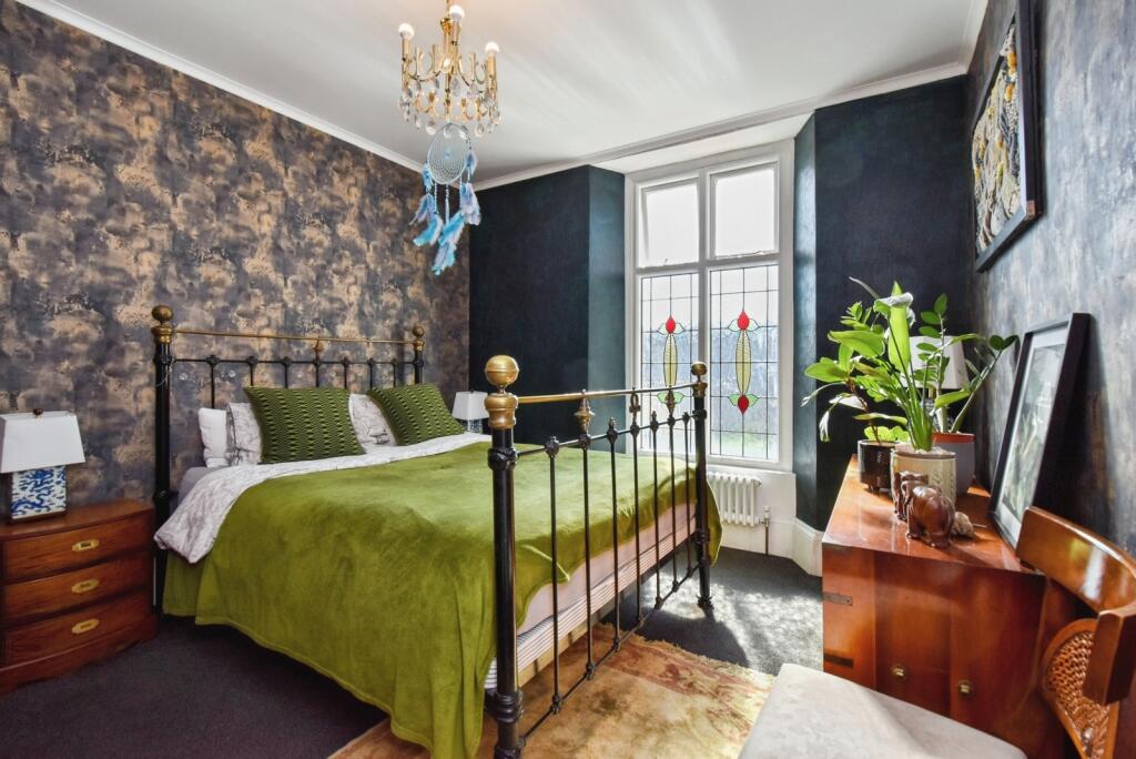 3 bedroom terraced house for sale in Queen Victoria Road, Llanelli ...