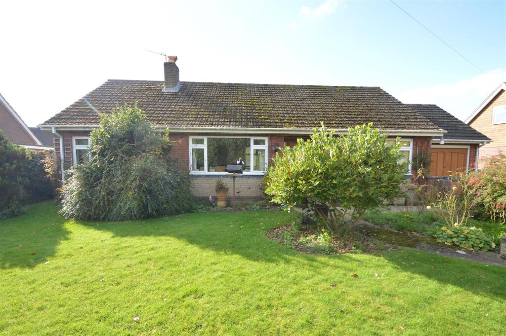 3 bedroom detached bungalow for sale in Sandown, Cruckmeole, Hanwood ...