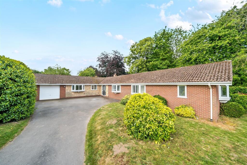 4 bedroom detached bungalow for sale in Amberley, Lyth Hill, Lyth Bank ...