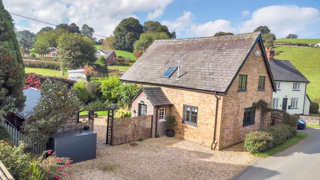 3 bedroom detached house for sale in Van, Llanidloes, SY18