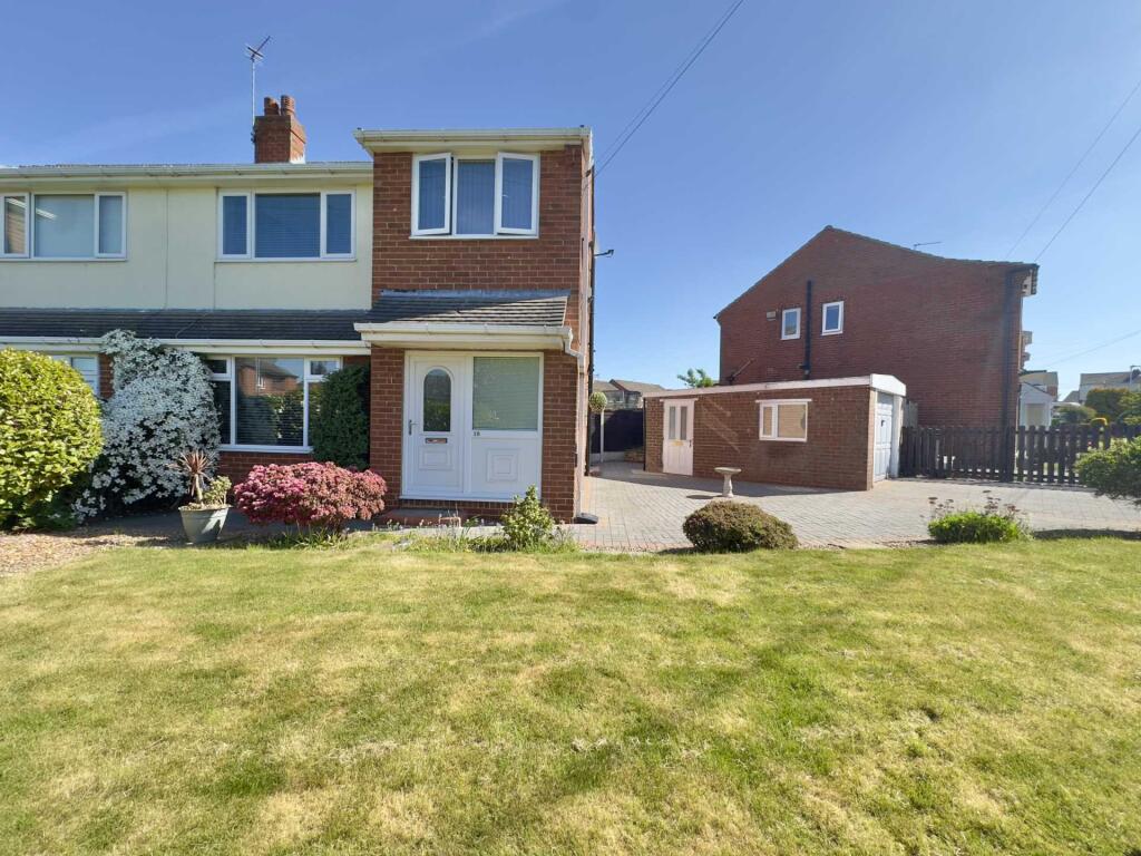 3 bedroom semi-detached house for sale in Rectory Drive, Birstall, WF17