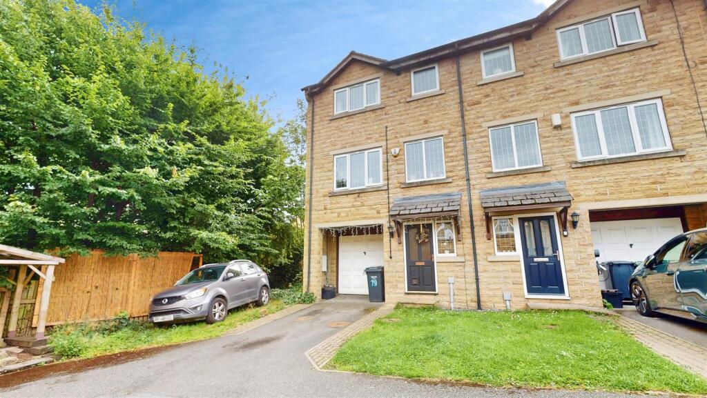 3 bedroom town house for sale in Castlefields Drive, Brighouse, Halifax ...