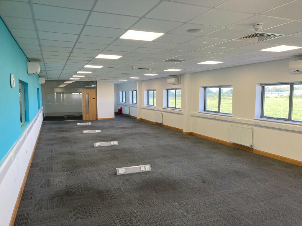 Distribution warehouse to lease in Unit 5 Gateway 12 Business Park ...