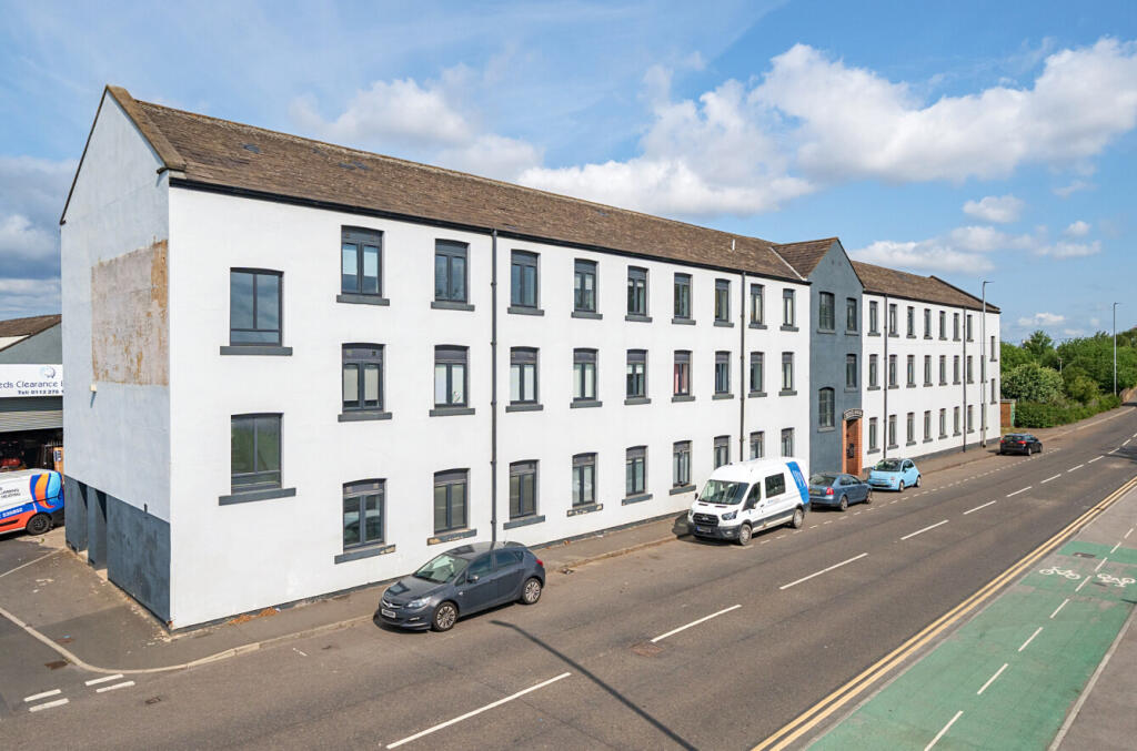 1 bedroom flat for sale in Balm Road, Leeds, West Yorkshire, LS10