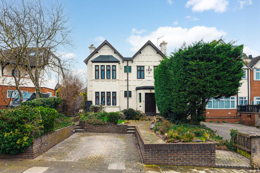 5 bedroom detached house for sale in Crowstone Road, Westcliff-on-sea, SS0