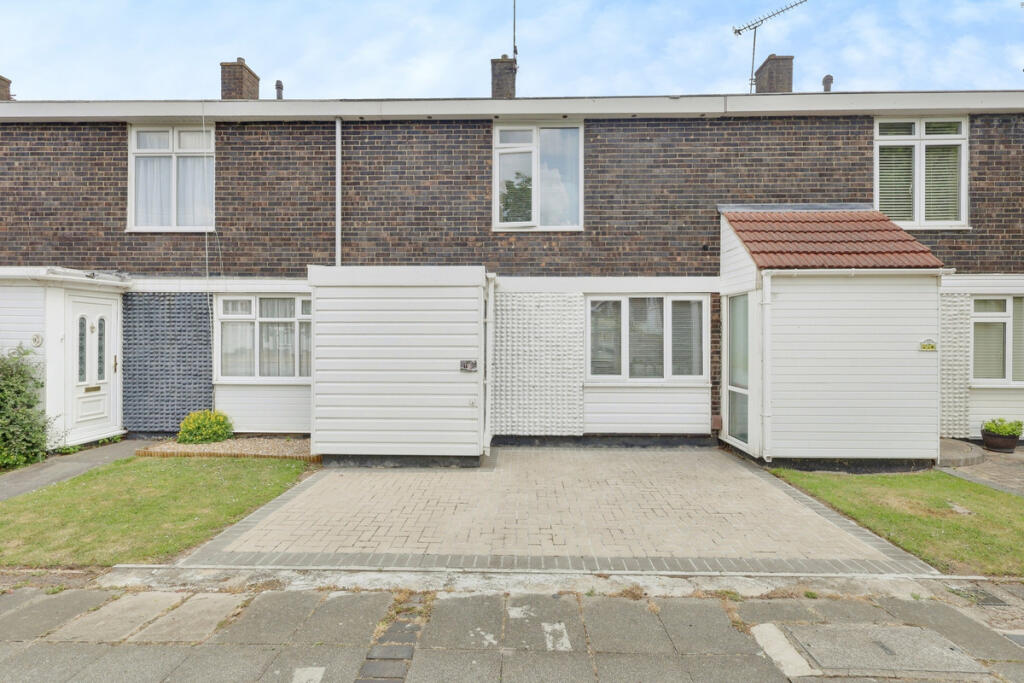 2 bedroom terraced house for sale in Bretons, Basildon, SS15