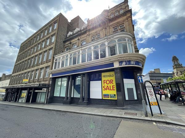 Office to lease in Permanent Buildings, Commercial Street, Halifax, HX1