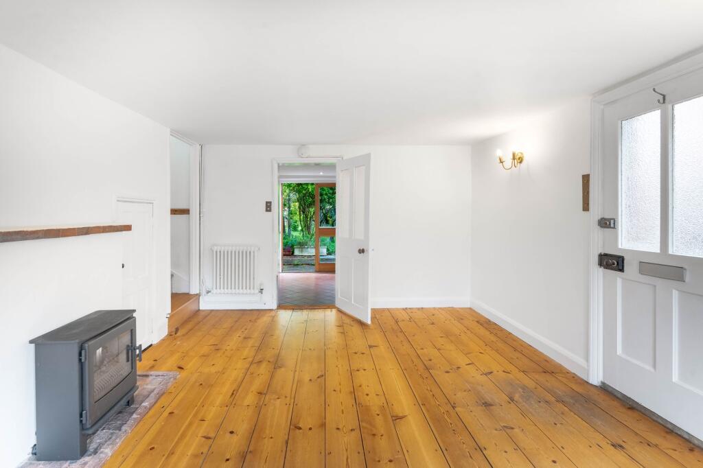 2 bedroom end of terrace house for sale in Cambridge Road, Girton, CB3