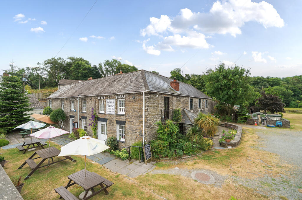Pub for sale in Slades House Country Inn, Sladesbridge, Wadebridge, PL27