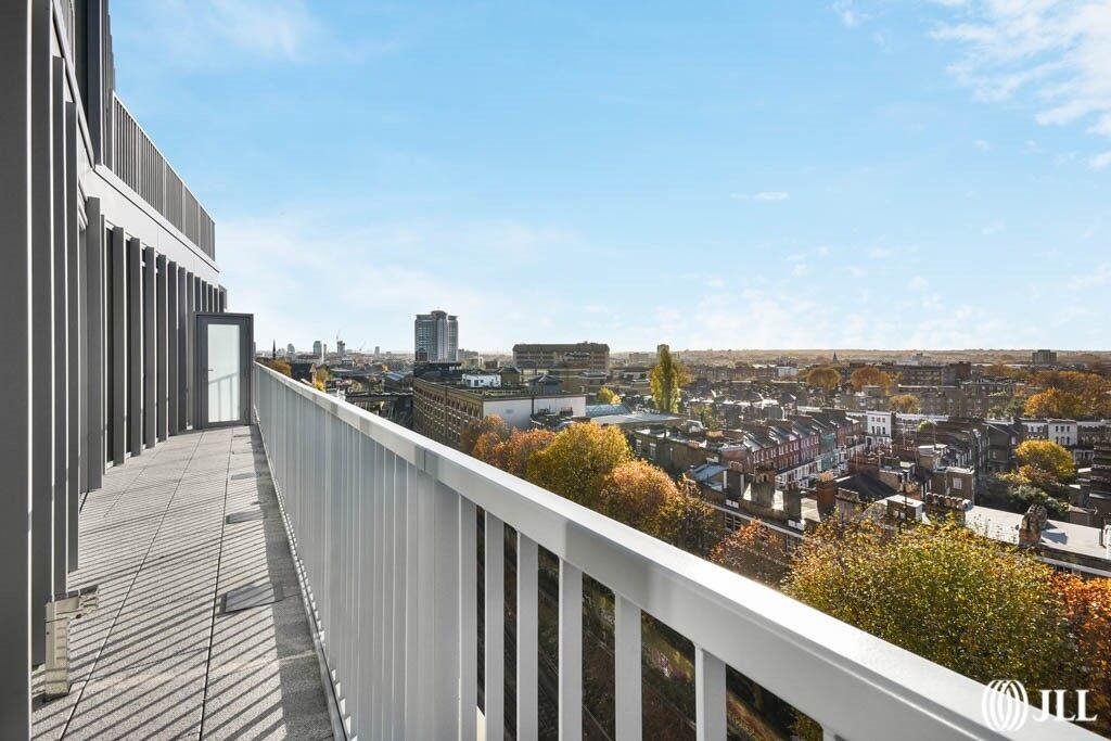 3 bedroom penthouse for sale in Warwick Lane London W14