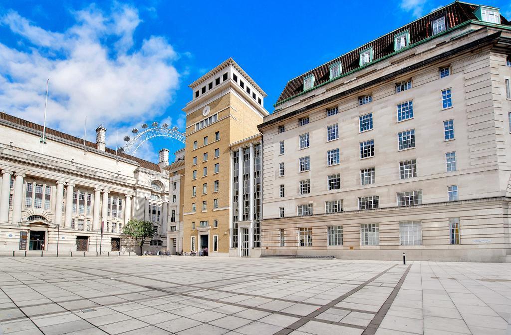 2 bedroom flat for rent in East Block, Forum Magnum Square, Waterloo ...