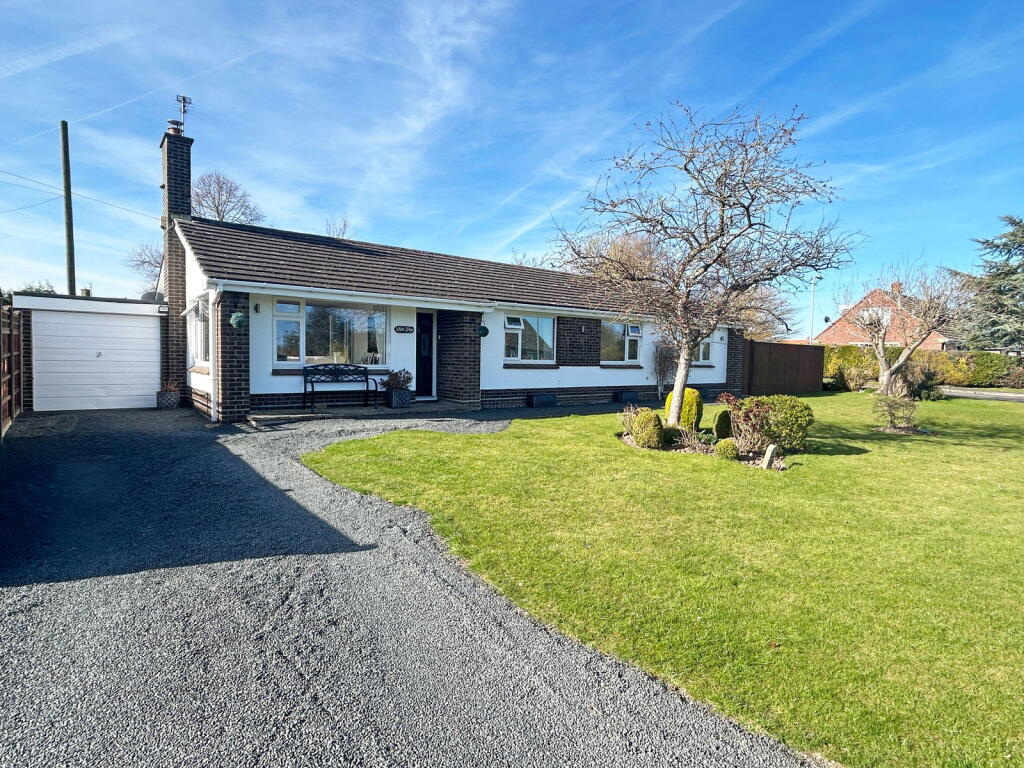 3 bedroom detached bungalow for sale in Croft Lane, Croft, Skegness ...