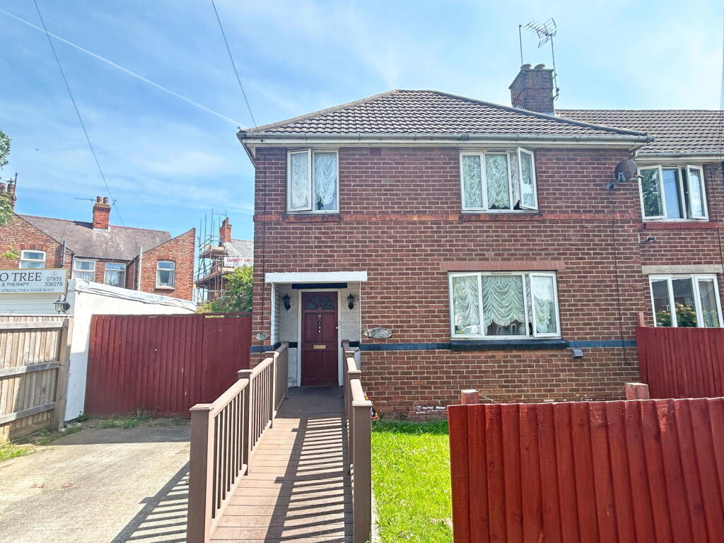 3 bedroom end of terrace house for sale in Lincoln Road, Skegness ...