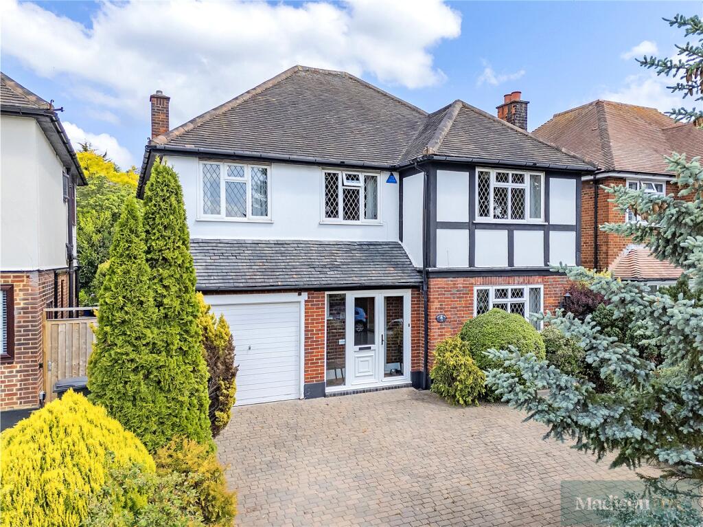 4 bedroom detached house for sale in Lee Grove, Chigwell, Essex, IG7