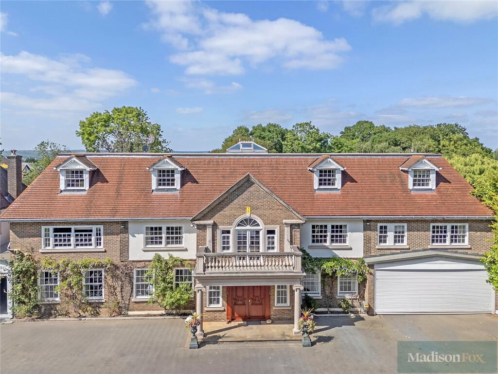 8 bedroom detached house for sale in Manor Road, Chigwell, Essex, IG7