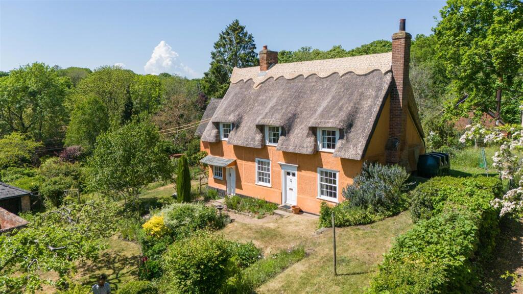 3 bedroom cottage for sale in 1 Polstead Hill, Polstead, Suffolk, CO6