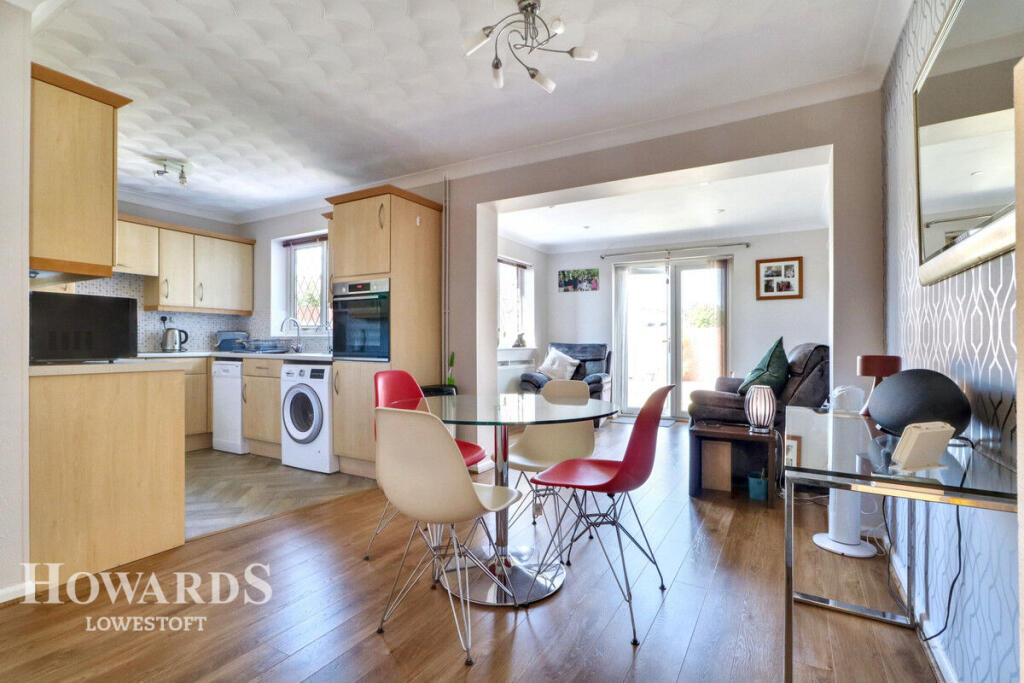 4 bedroom detached house for sale in Orchard Croft, Carlton Colville, NR33