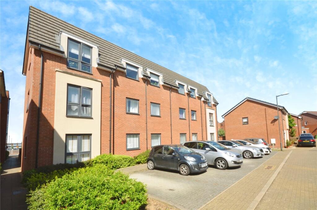 2 bedroom apartment for sale in Irving Path, Aylesbury, Buckinghamshire ...