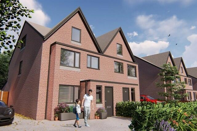 4 bedroom semi-detached house for sale in Walkden Road, Worsley, M28