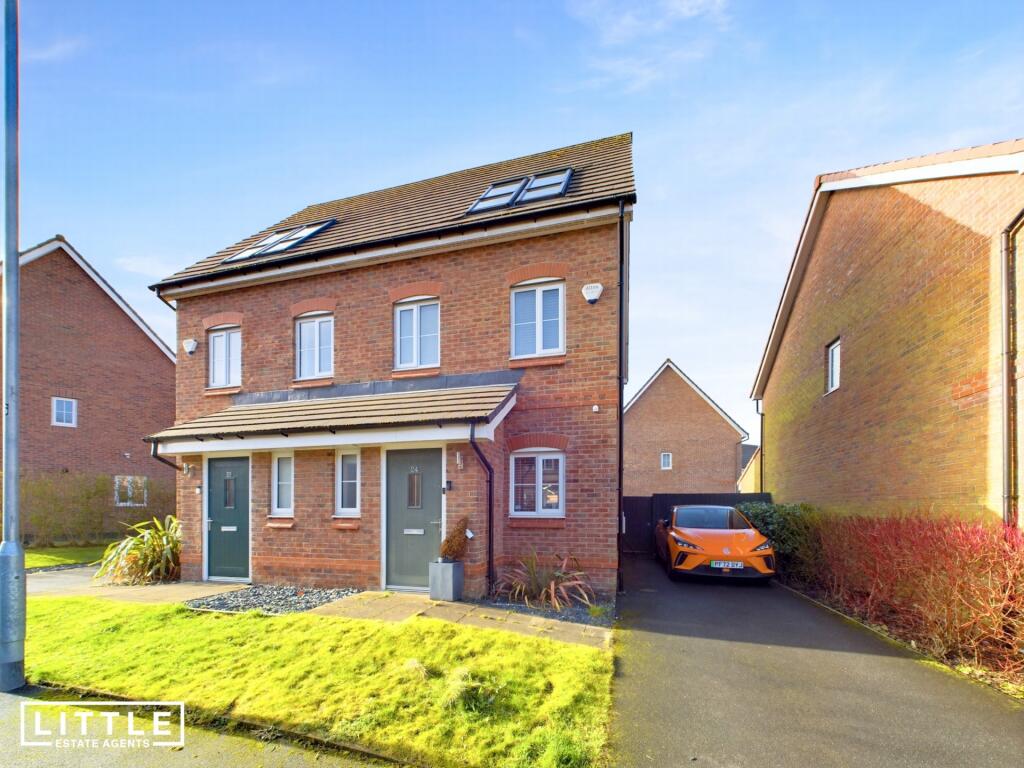 3 bedroom semi-detached house for sale in Cherwell Avenue, Sutton Leach ...