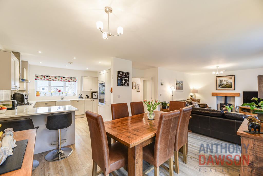 4 bedroom detached house for sale in Pendle Lane, Burnley, BB12