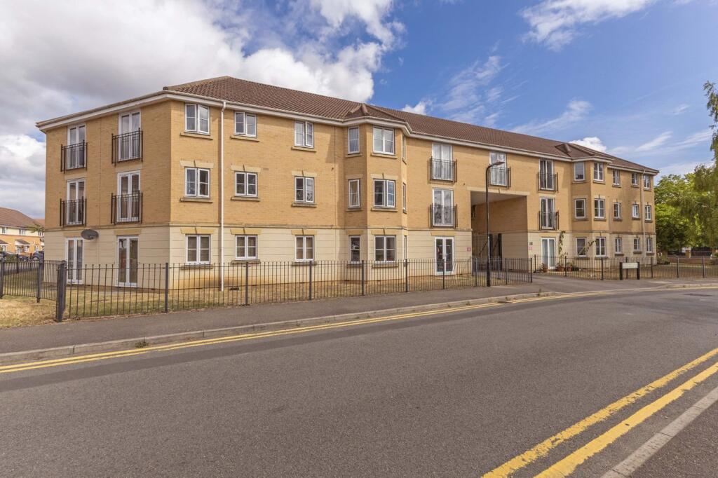 2 bedroom apartment for sale in Scholars Walk, Langley, SL3