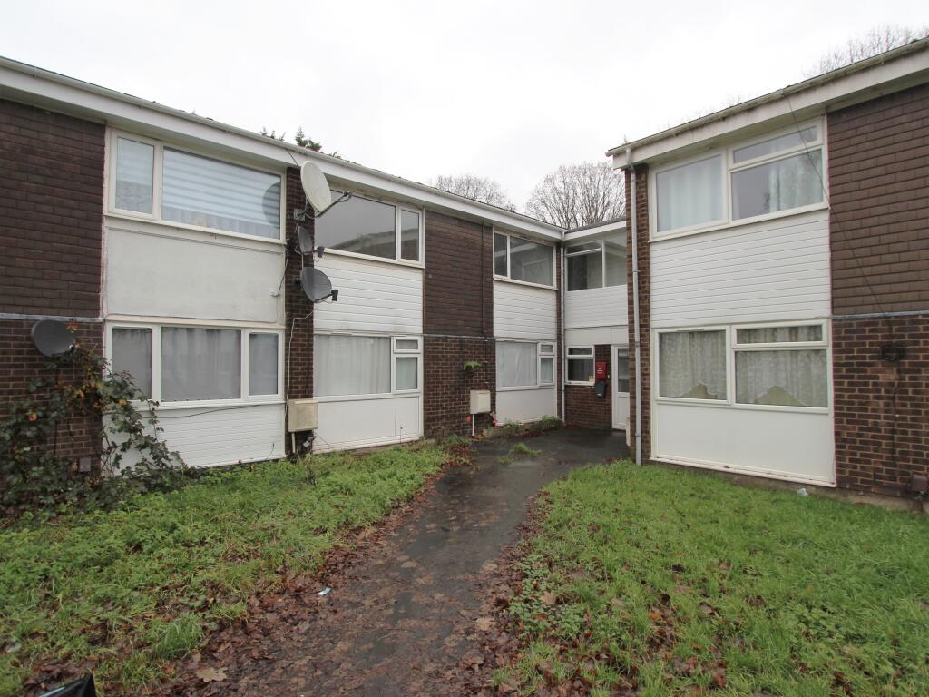 2 bedroom flat for rent in Chester Street, Reading, RG30
