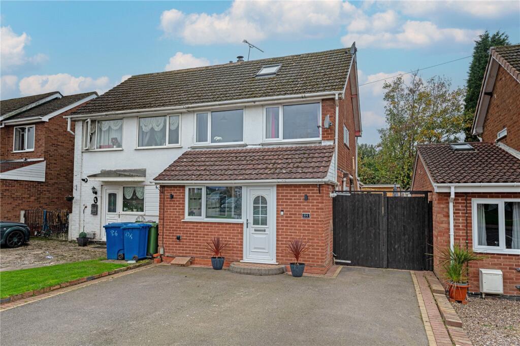 4 bedroom semi-detached house for sale in Highcliffe Road, Tamworth ...