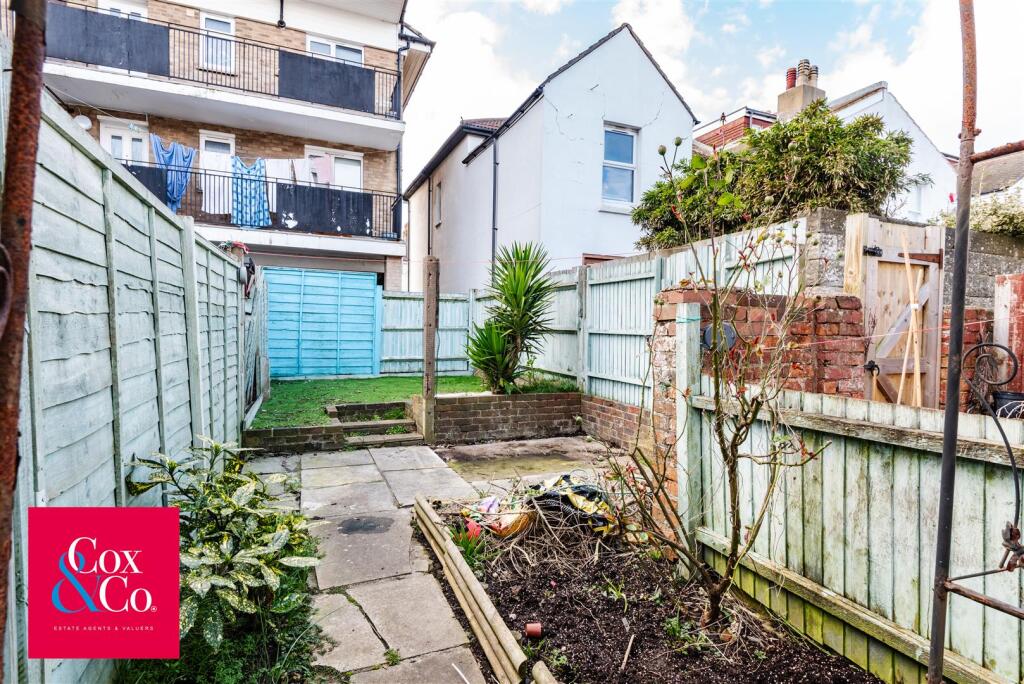 2 bedroom flat for sale in St. Leonards Avenue, Hove, BN3