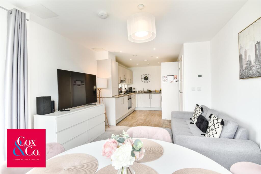 1 bedroom flat for sale in Hangleton Way, Hove, BN3