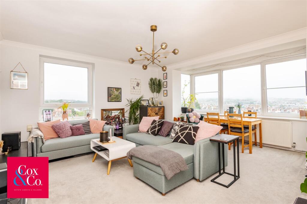 2 bedroom flat for sale in Dyke Road, Brighton, BN1