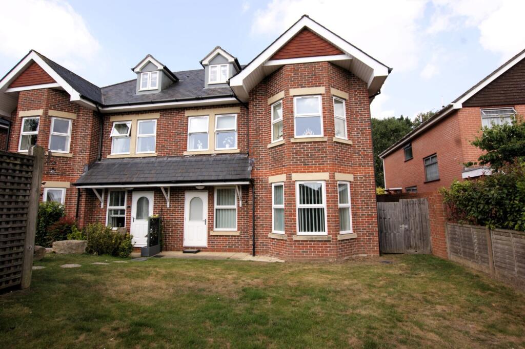 2 bedroom apartment for sale in York Road, Broadstone, Dorset, BH18