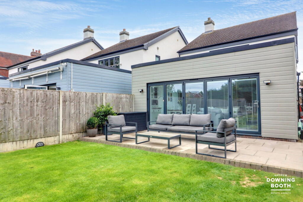 3 bedroom detached house for sale in Main Street, Alrewas, Burton-On ...