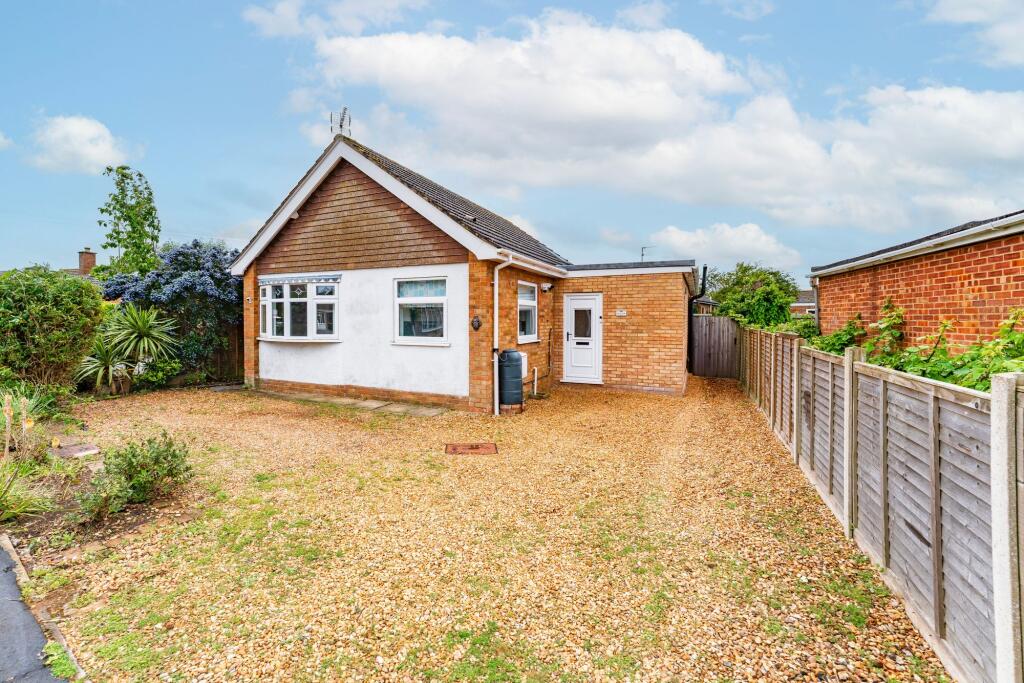 3 bedroom detached bungalow for sale in South Moor Drive, Heacham, PE31